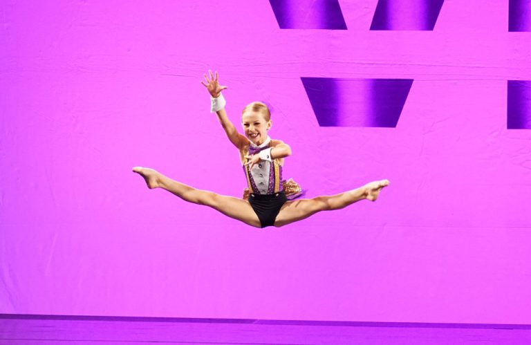 Nationals - Hollywood Vibe